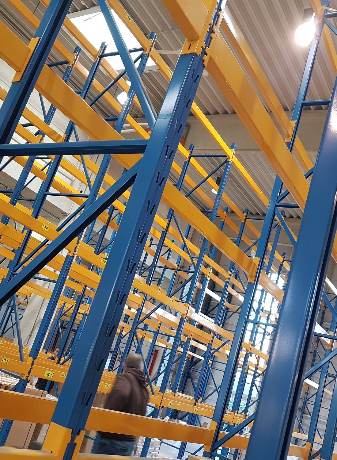 Rafturi Second-Hand pt Magazin si Depozit Rafturi europaleti ...