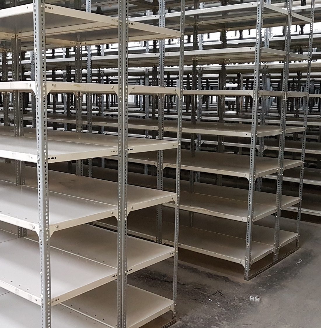 Rafturi Second-Hand pt Magazin si Depozit Rafturi pt piese - marca ...