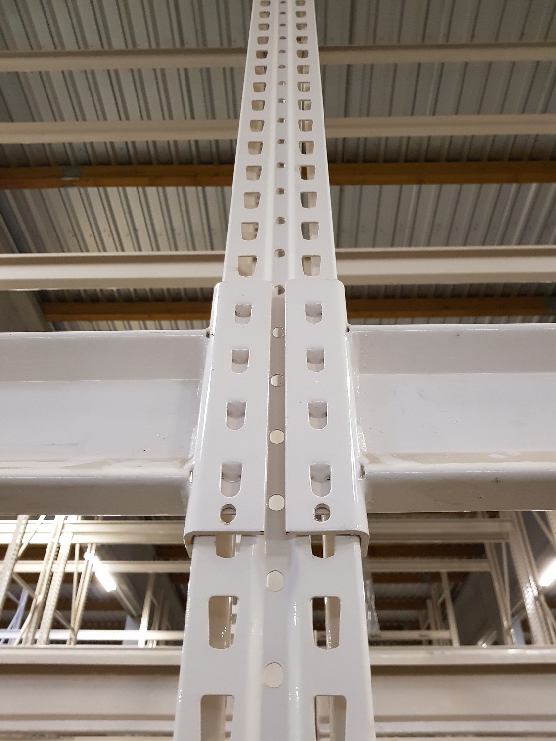 Rafturi Second-Hand pt Magazin si Depozit Stelaje marfa paletizată ...